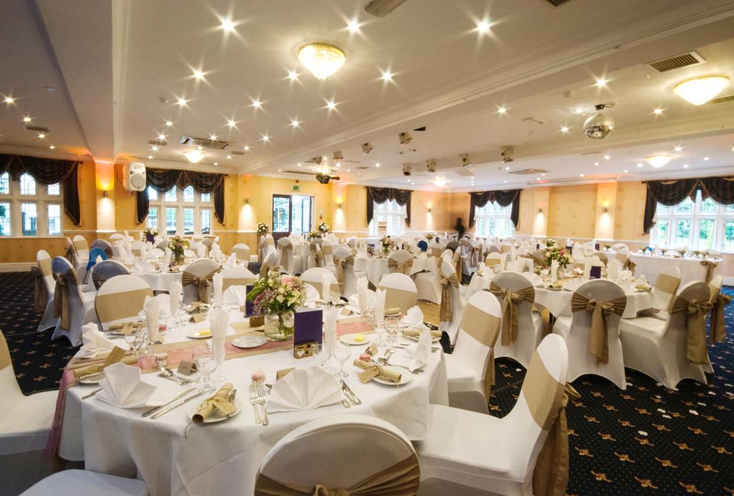 Summer Wedding Trends with Rogerthorpe Manor Hotel